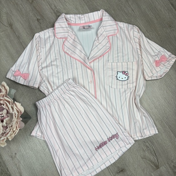 Hello Kitty | Intimates & Sleepwear | Hello Kitty Pajama Set Small ...